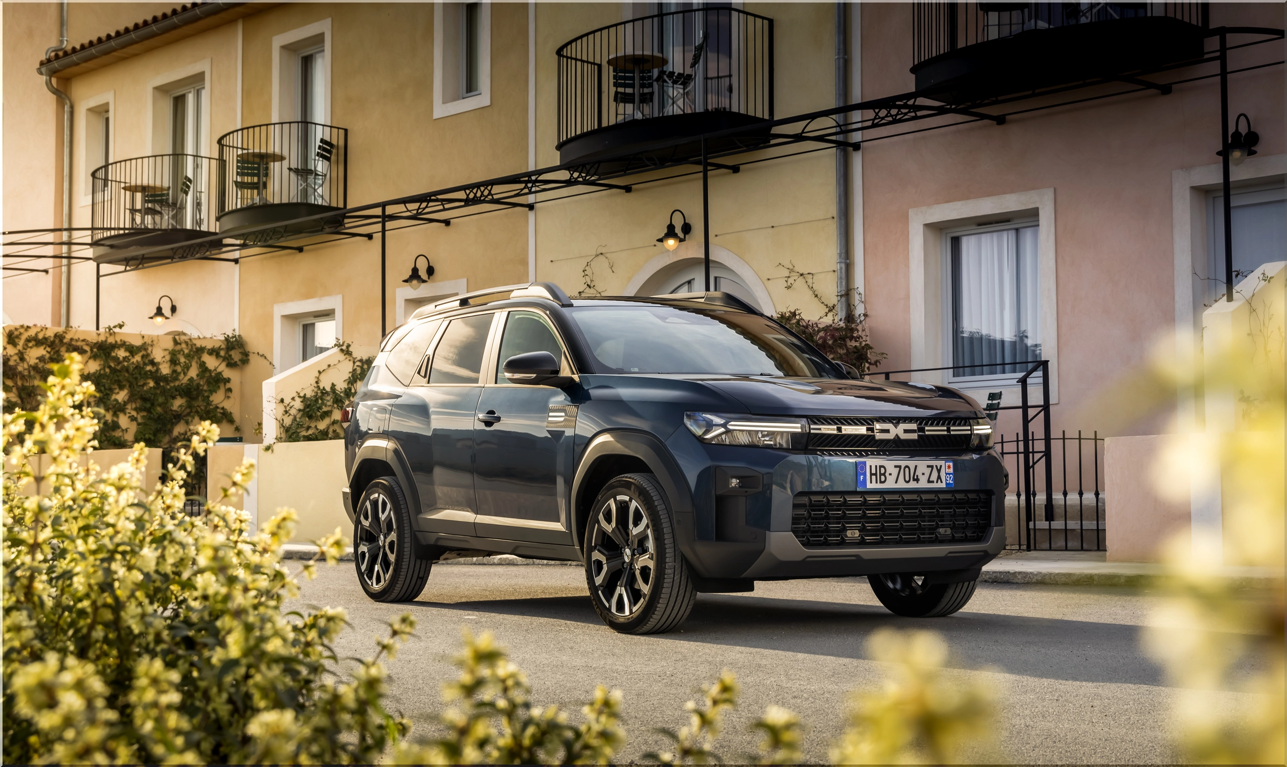 Dacia Bigster 2025: $27K SUV With Huge Cargo and Hybrid Option | Gerane