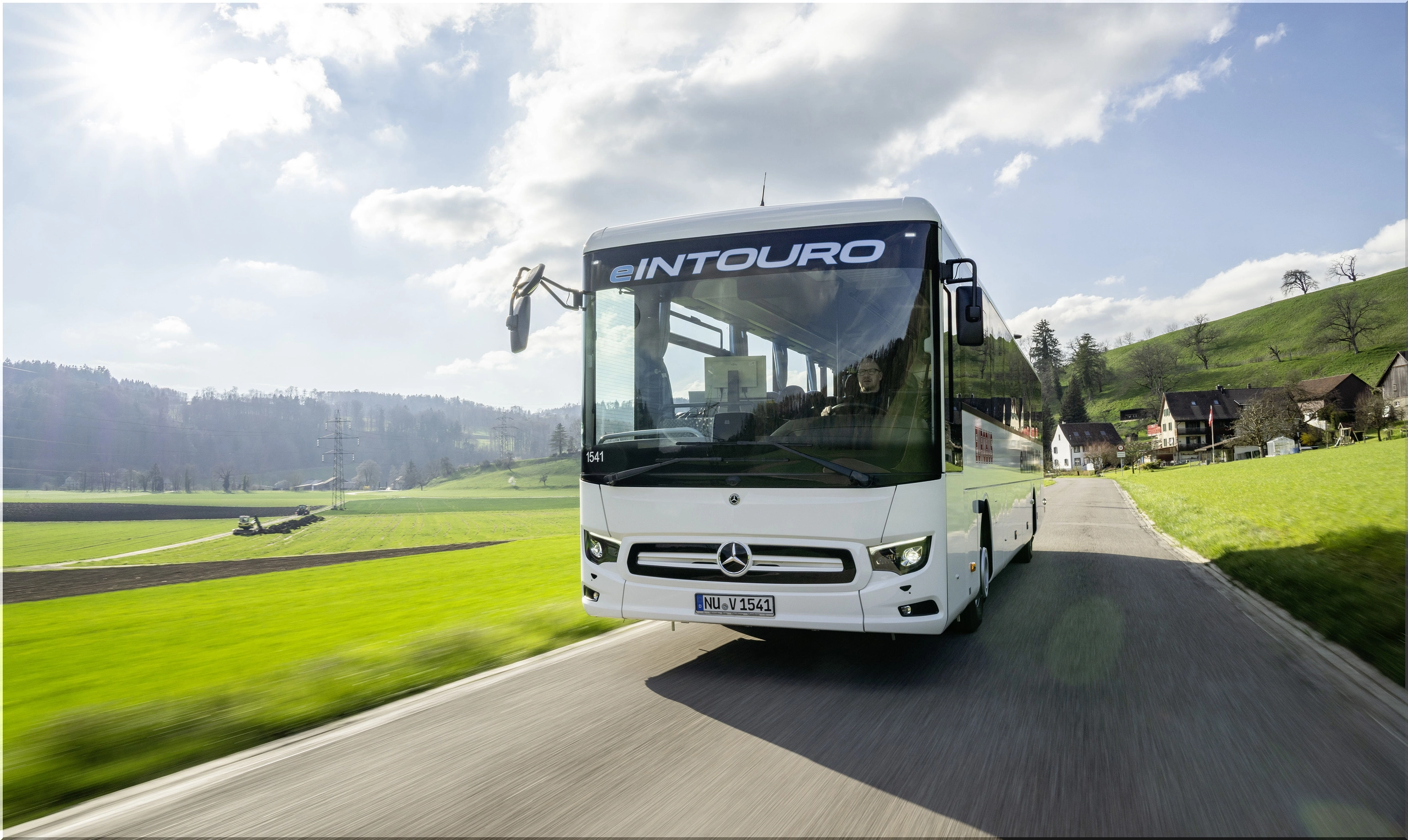 First Drive: Mercedes-Benz eIntouro Goes All-Electric with EUROBUS at ...