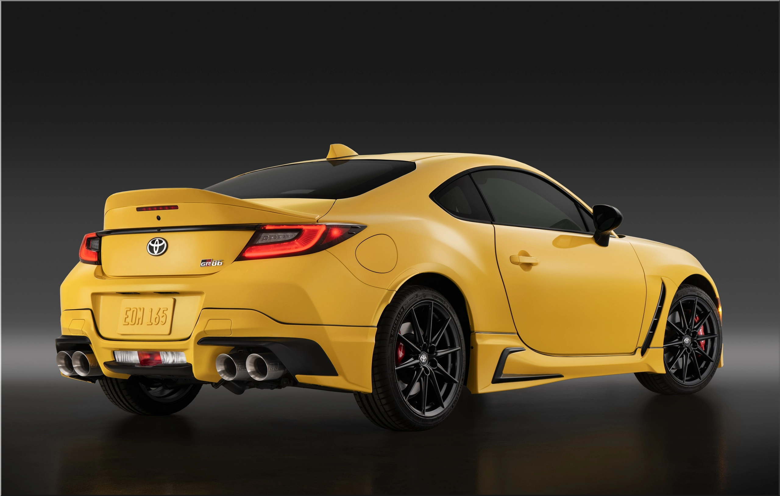 Limited-Run Toyota GR86 Yuzu Brings Brembo Brakes and Yellow Paint | Gerane