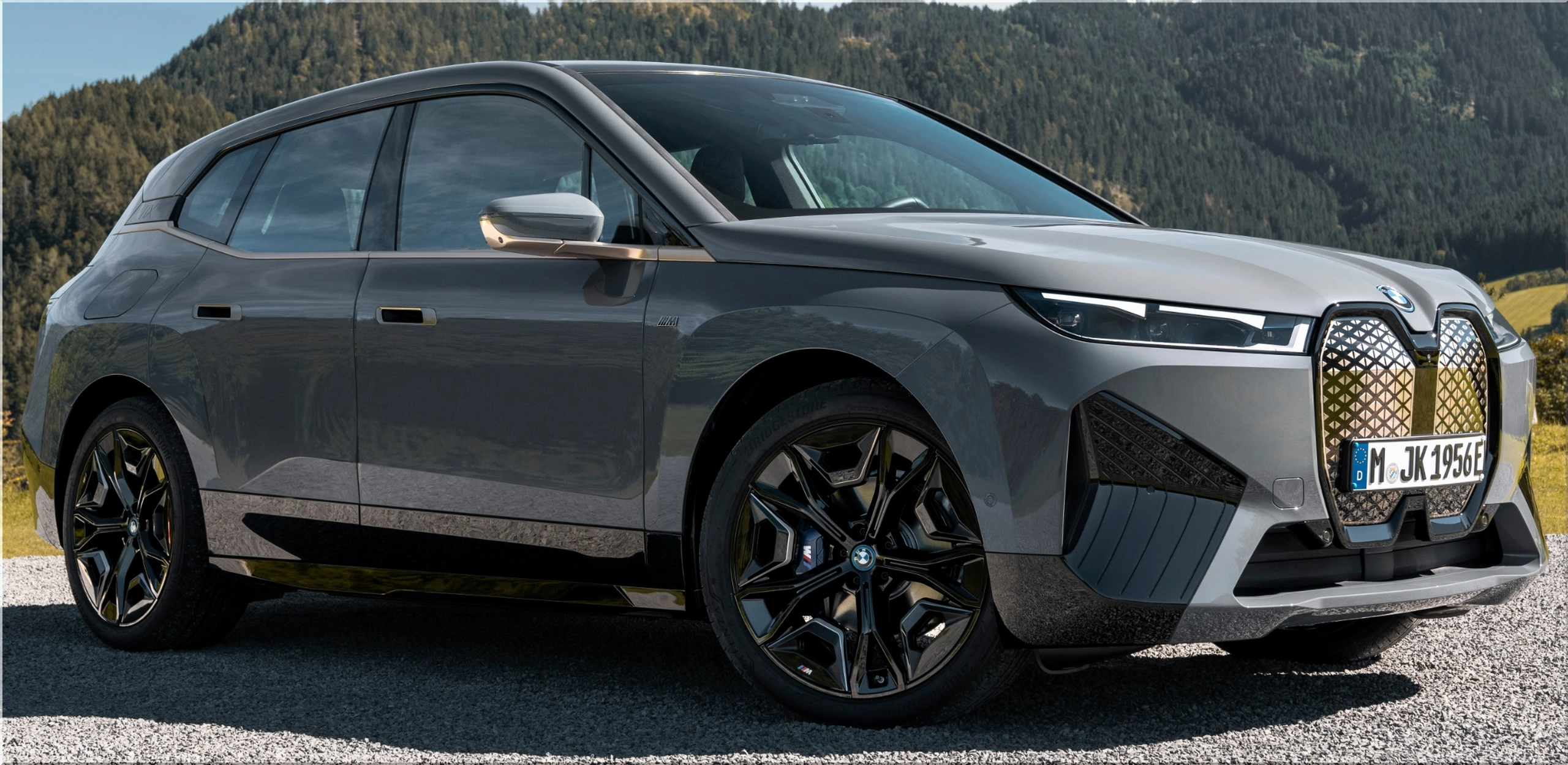 The new BMW iX electric luxury SUV | Gerane