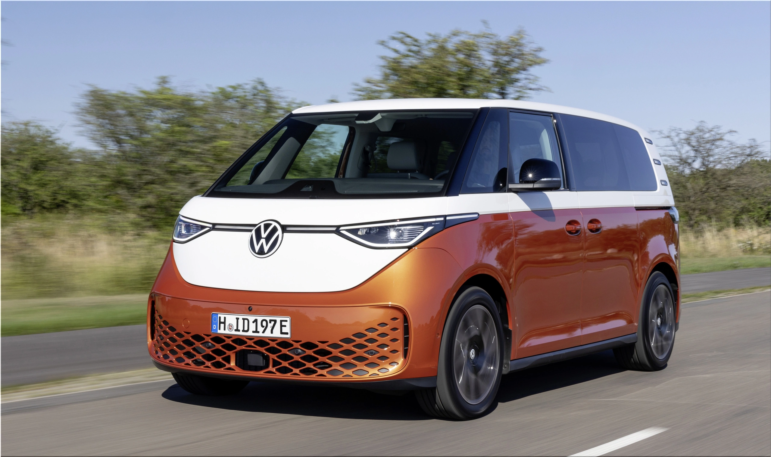 The 2023 Volkswagen ID. Buzz Is a Retro Electric Van with a Modern ...